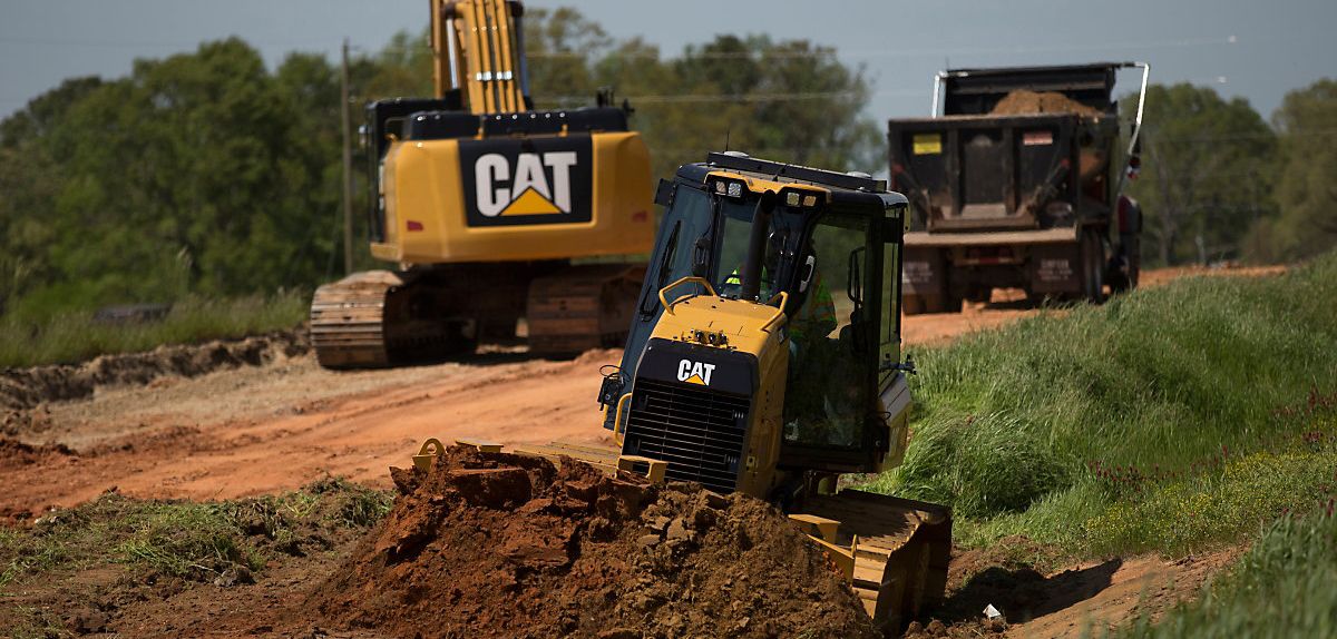 Clever grade control tech from Caterpillar | Industrial Vehicle ...