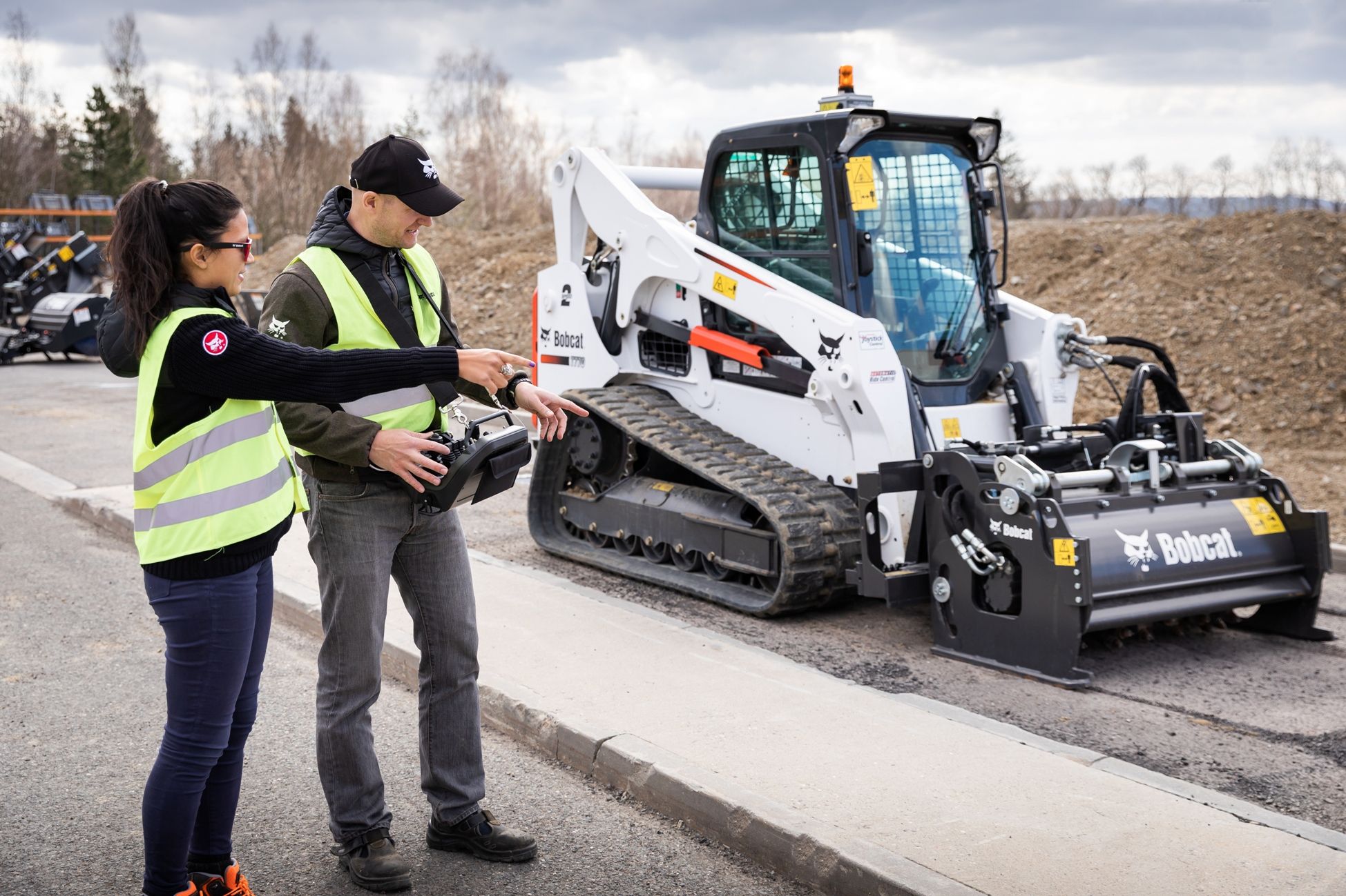 Bobcat launches first OEM-developed remote control system | Industrial ...