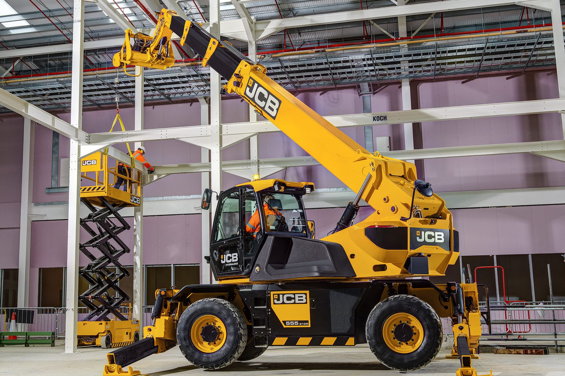 EXCLUSIVE: JCB's first rotating telehandler heads up its new launches ...