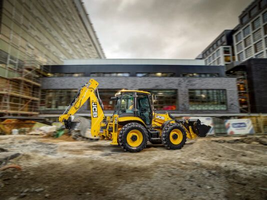 VIDEO: JCB launches a new-generation 2024 backhoes | Industrial Vehicle Technology International