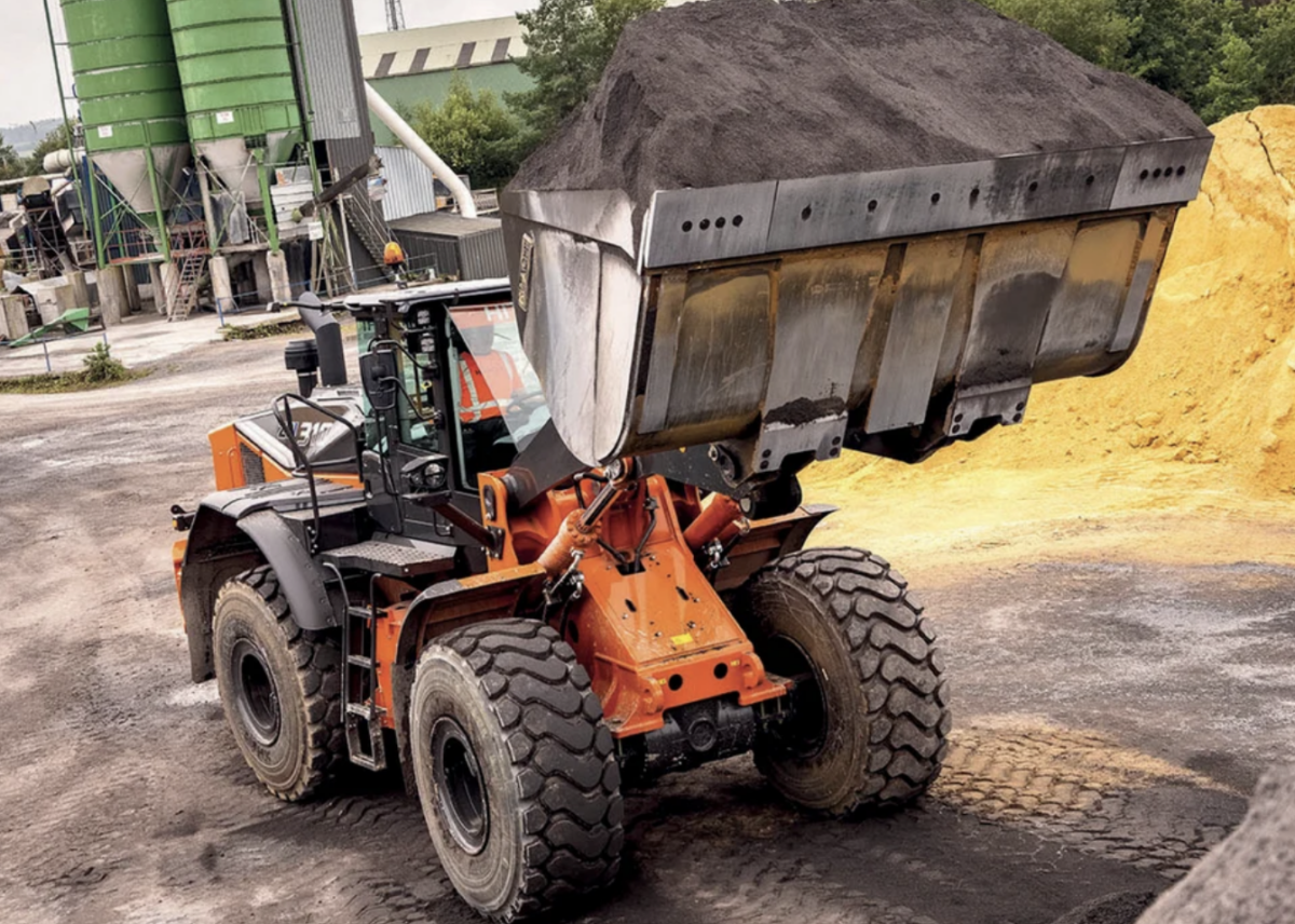 Hitachi wheel loader to take centre stage at Intermat | Industrial ...
