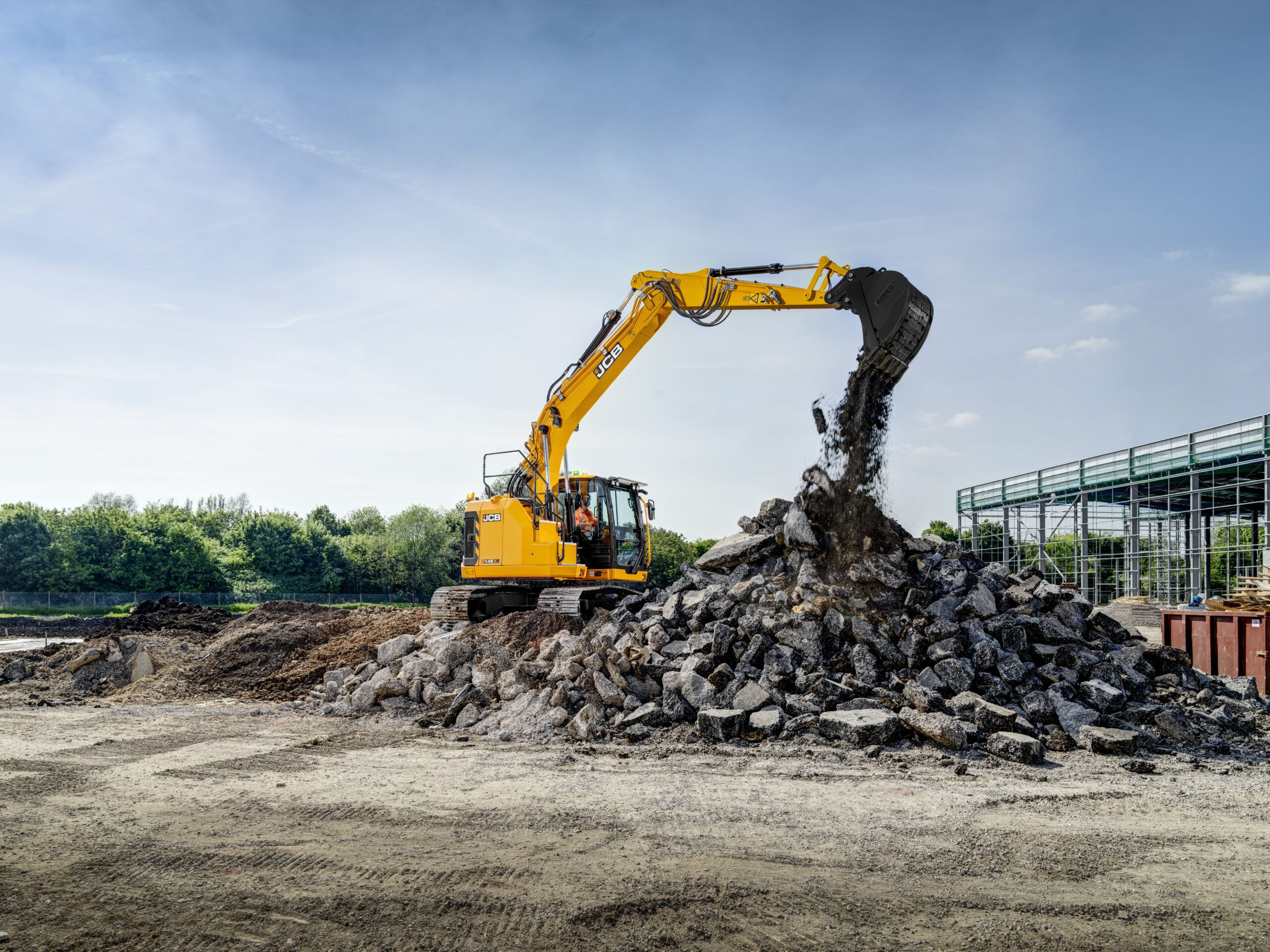 JCB adds new 145XR reduced tailswing model to X Series range ...