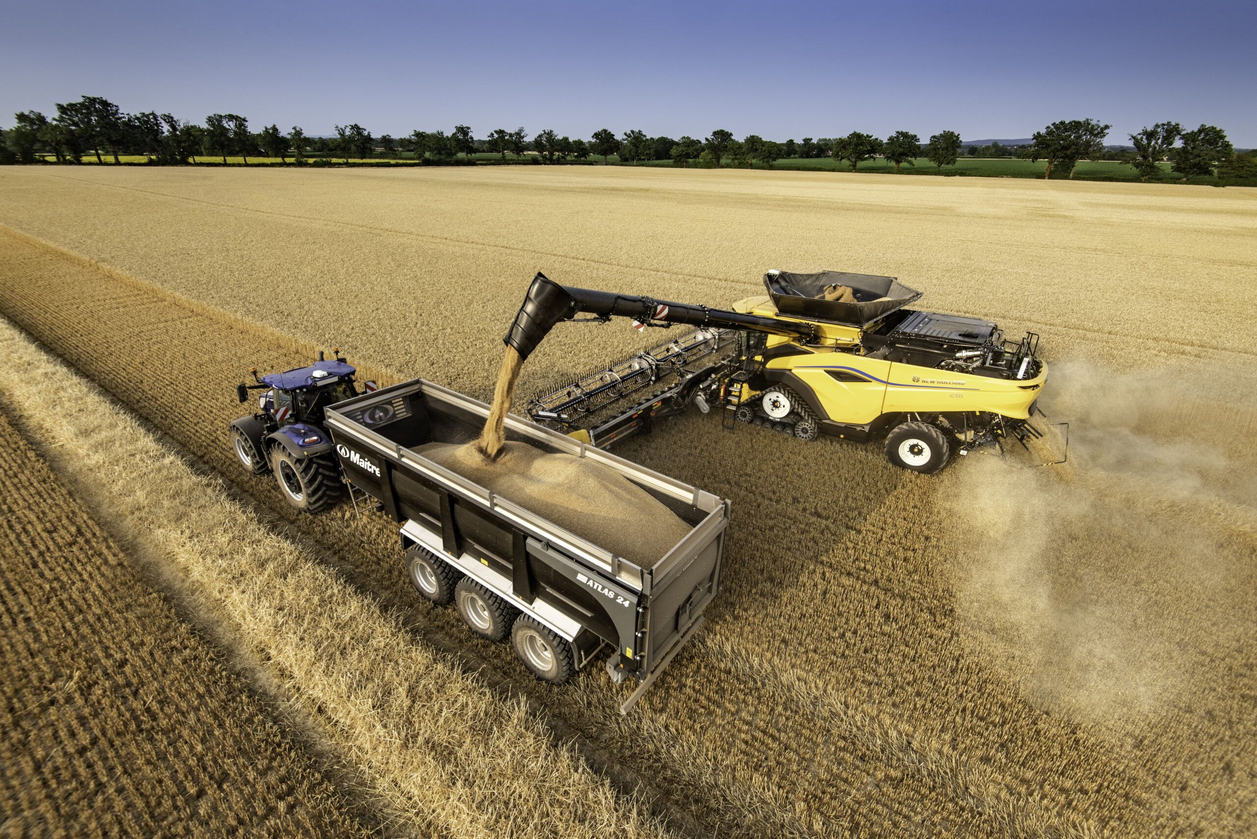 CASE STUDY: New Holland's huge CR11 harvester | Industrial Vehicle ...