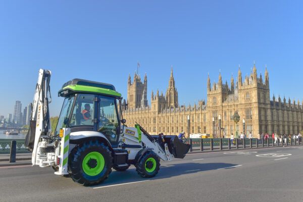 JCB gets UK approval of hydrogen-powered machines on public roads ...