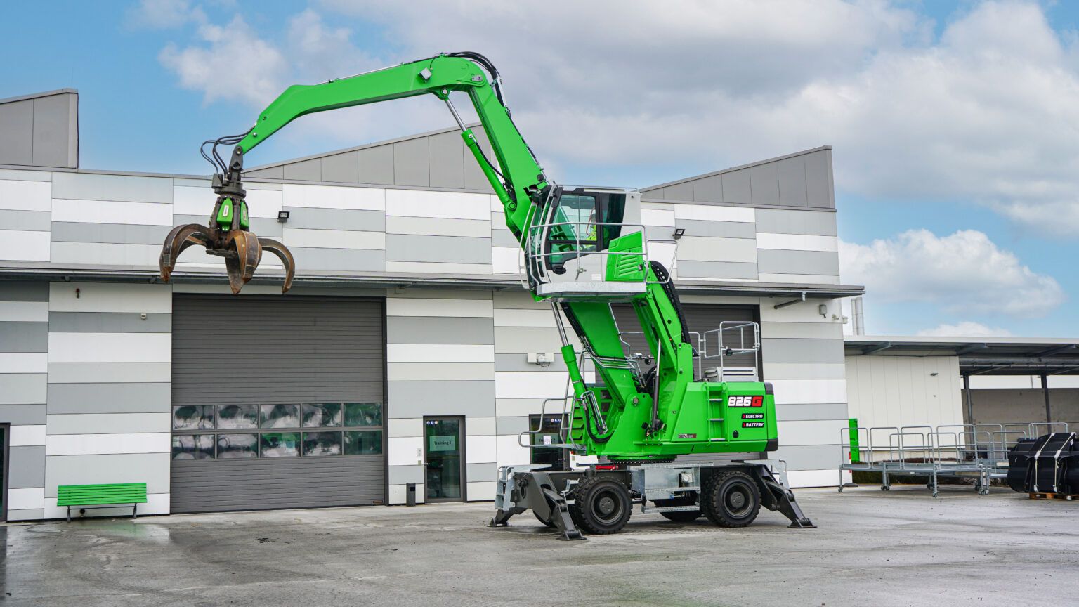 Sennebogen to showcase new battery-powered material handlers at Bauma ...