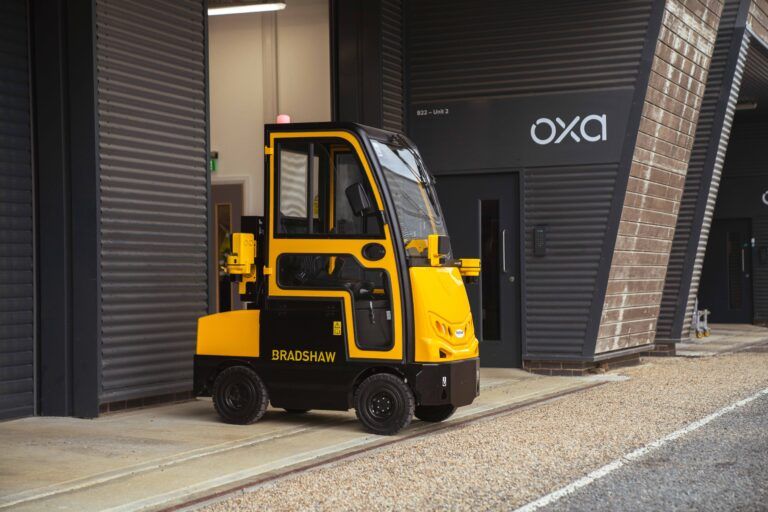 Oxa introduces new autonomous Bradshaw T800 tow tractor | Industrial ...