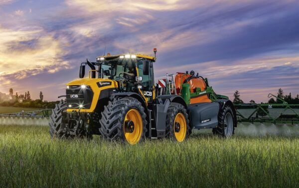 JCB's Fastrac 6000 Series announced as Machine of the Year Award for ...