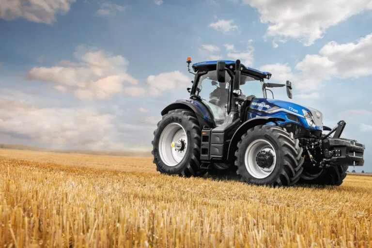 New Holland launches new T7 Standard Wheelbase tractor for North ...